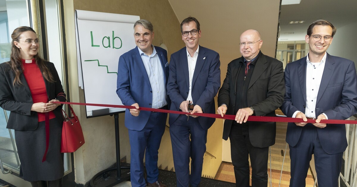 Neues Start-up-Lab der OTH Regensburg eröffnet | Radio Ramasuri