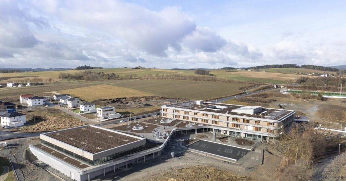 Neue Realschule in Kemnath wird eingeweiht | Radio Ramasuri