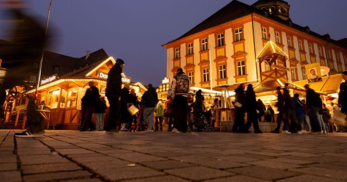 Weihnachtsmarkt-Saison startet mit „Winterdorf“ | Radio Ramasuri