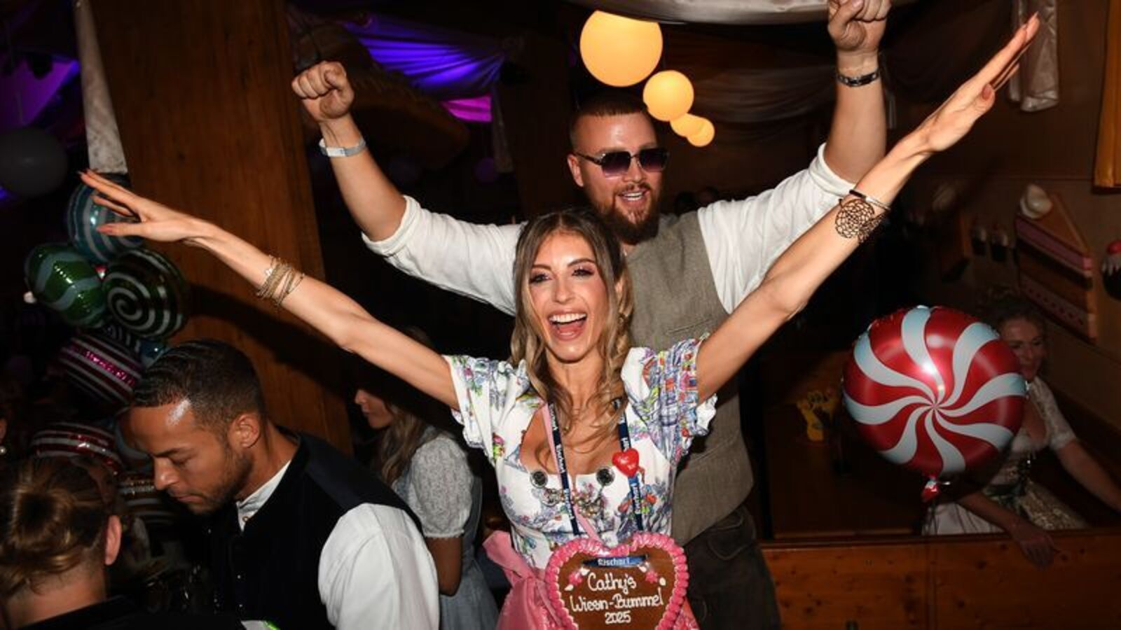 Deutscher Rapper auf dem Oktoberfest | Radio Ramasuri