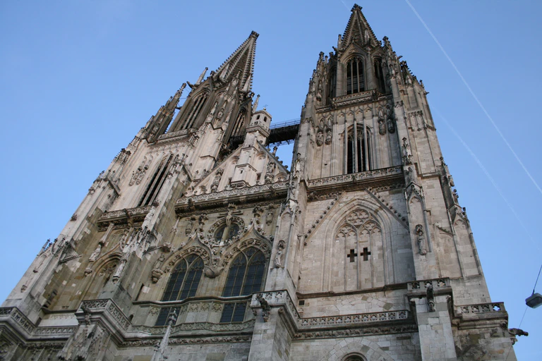 Übergriff auf 17-Jährigen am Regensburger Dom | Radio Ramasuri